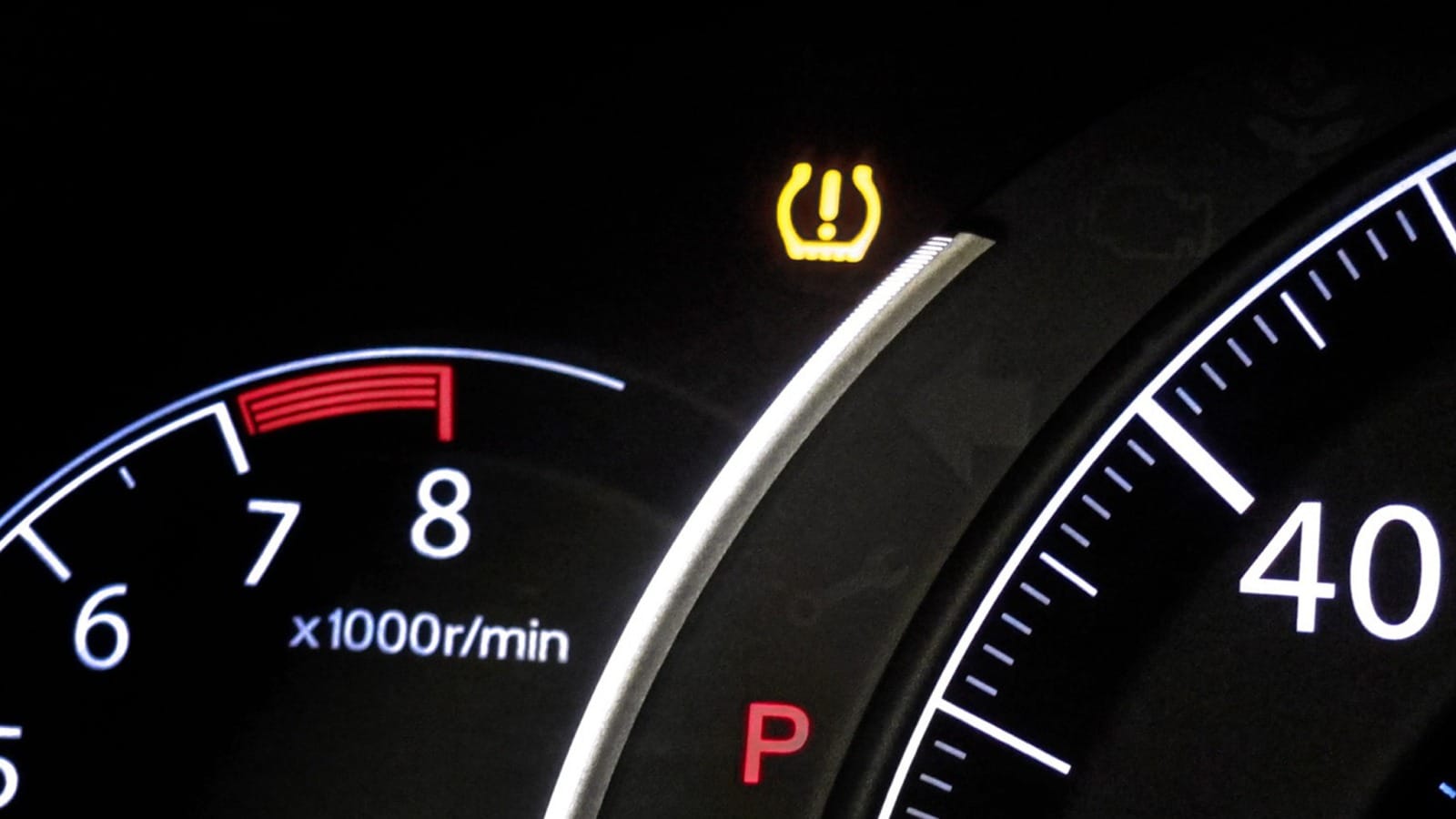 What does low tire pressure light mean on Toyota vehicles? - Dashboard ...